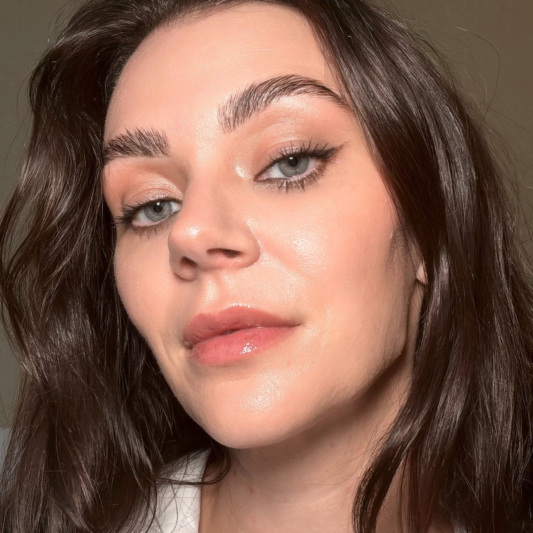 How To Execute Graphic Eyeliner With Liquid Line Eyeliner - MAKE Beauty