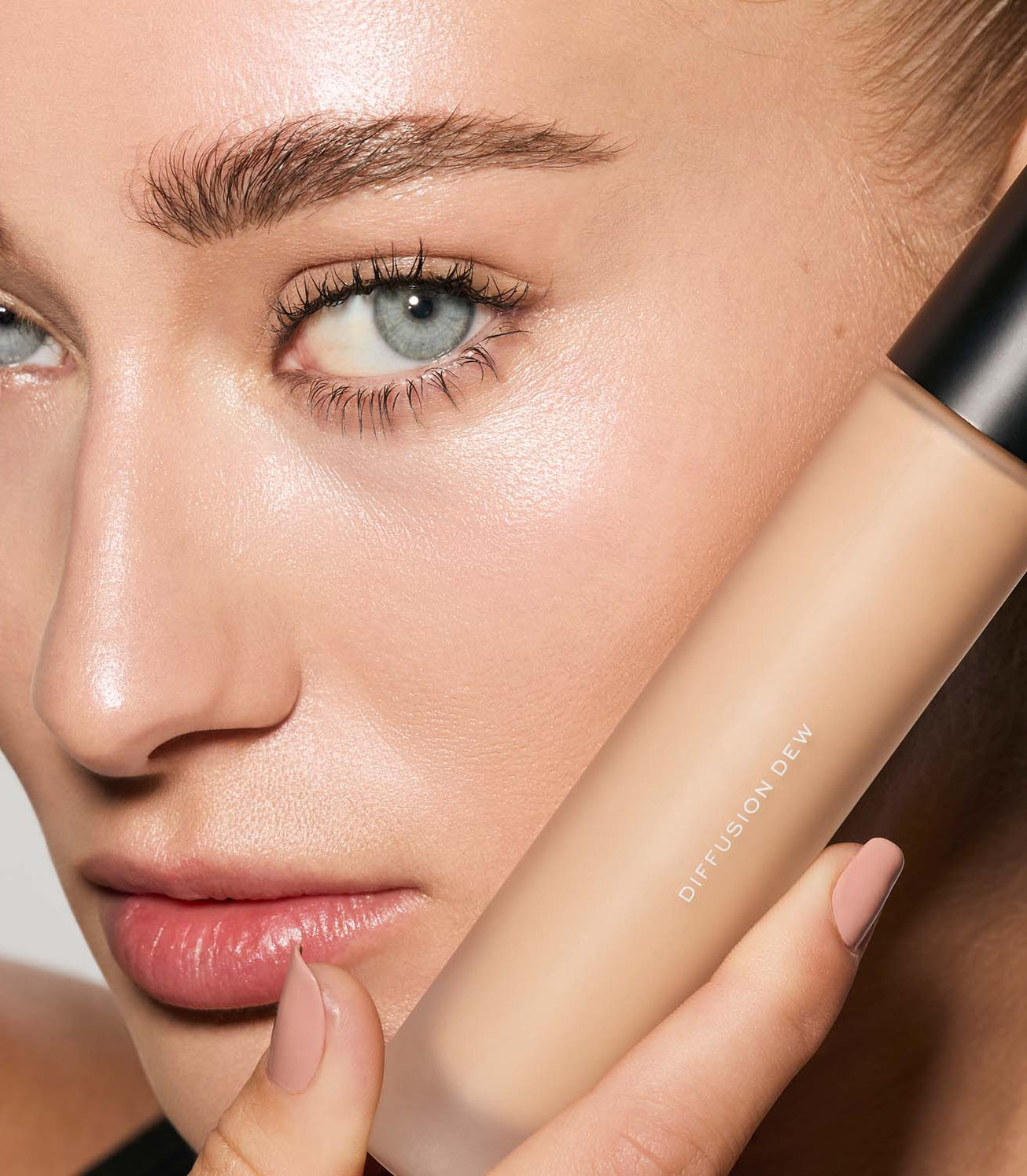 Diffusion Dew Skin Tint - Blur, Smooth & Brighten The Skin - MAKE Beauty