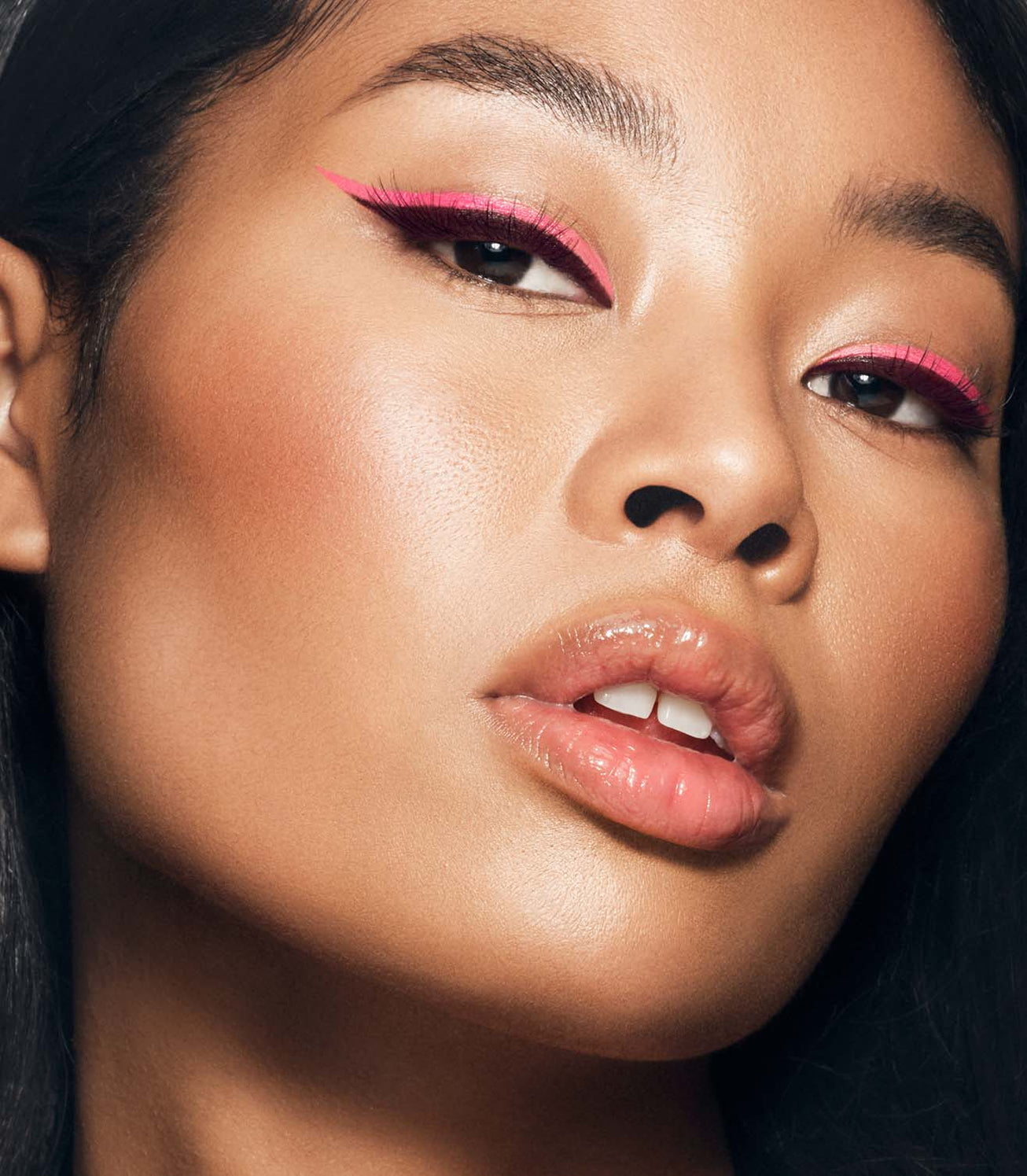 Diffusion Dew Skin Tint - Blur, Smooth & Brighten The Skin - MAKE Beauty