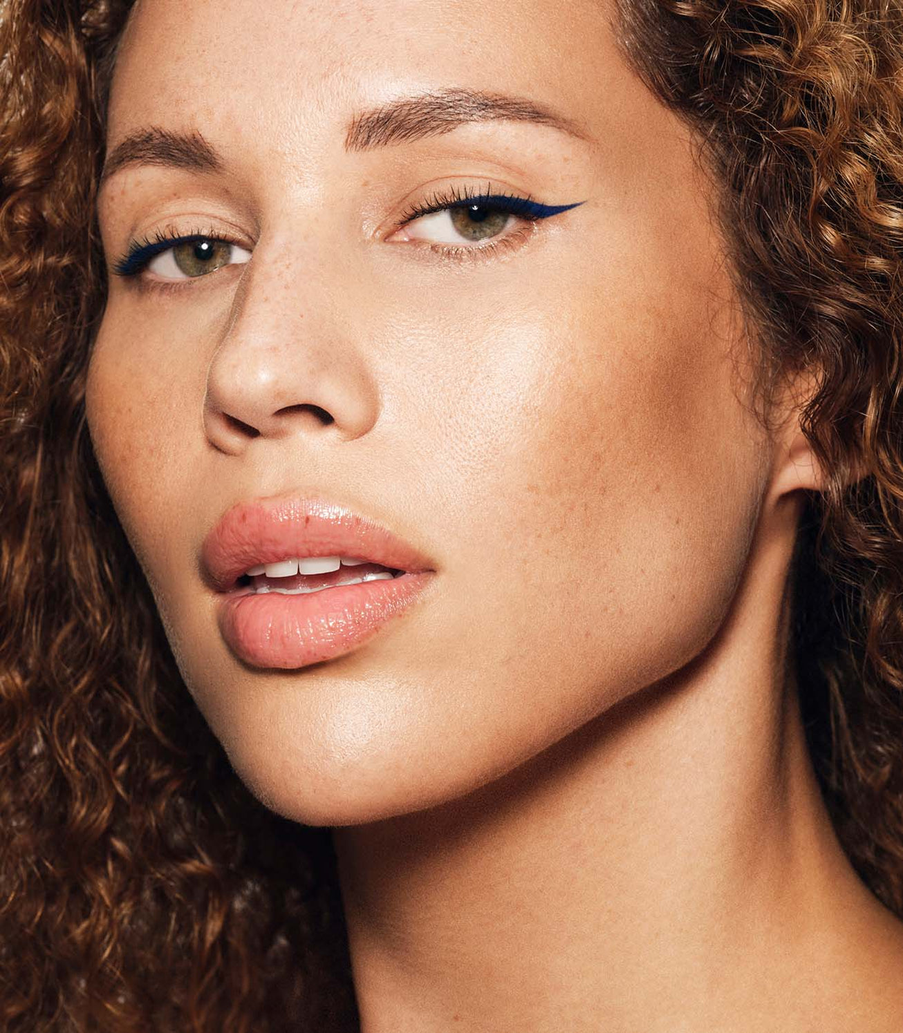 Diffusion Dew Skin Tint - Blur, Smooth & Brighten The Skin - Tan 06 ...