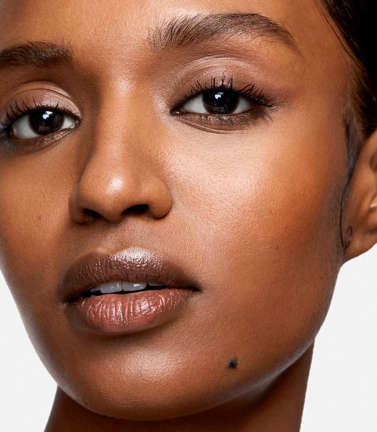 Diffusion Dew Skin Tint - Blur, Smooth & Brighten The Skin - MAKE Beauty