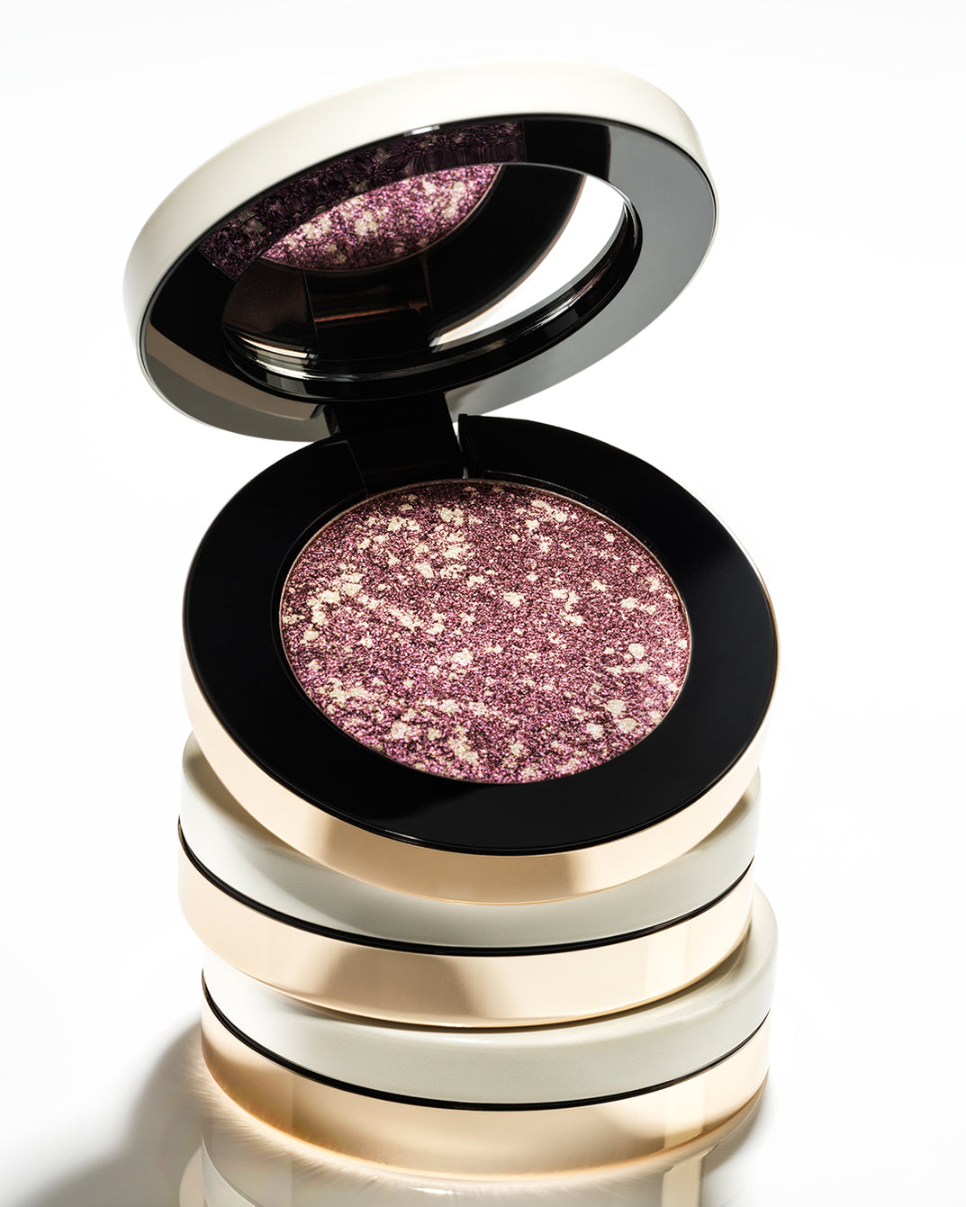 Multi-Chromatic Eyeshadow With A Metallic Finish - MAKE Beauty