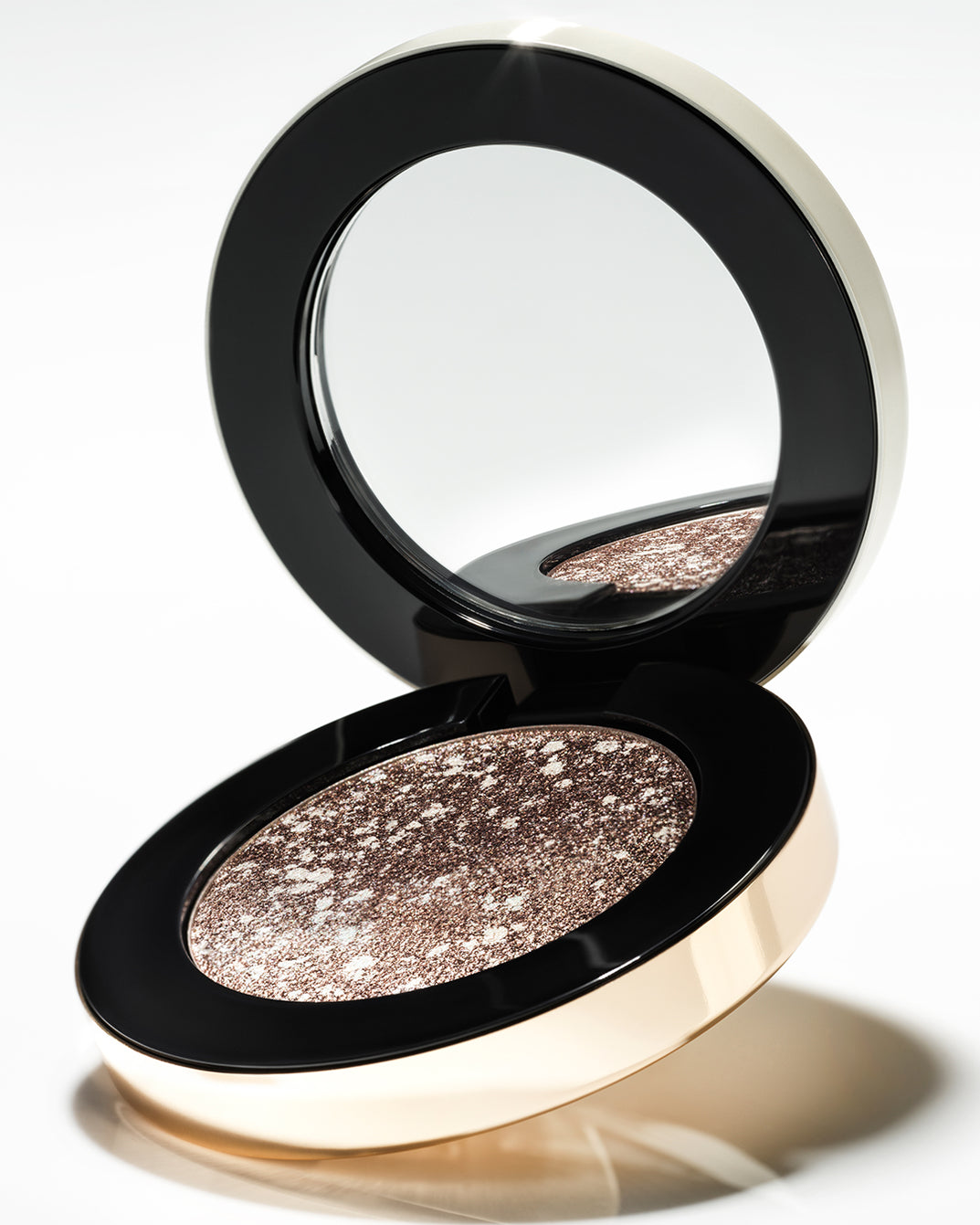 Multi-Chromatic Eyeshadow With A Metallic Finish - MAKE Beauty