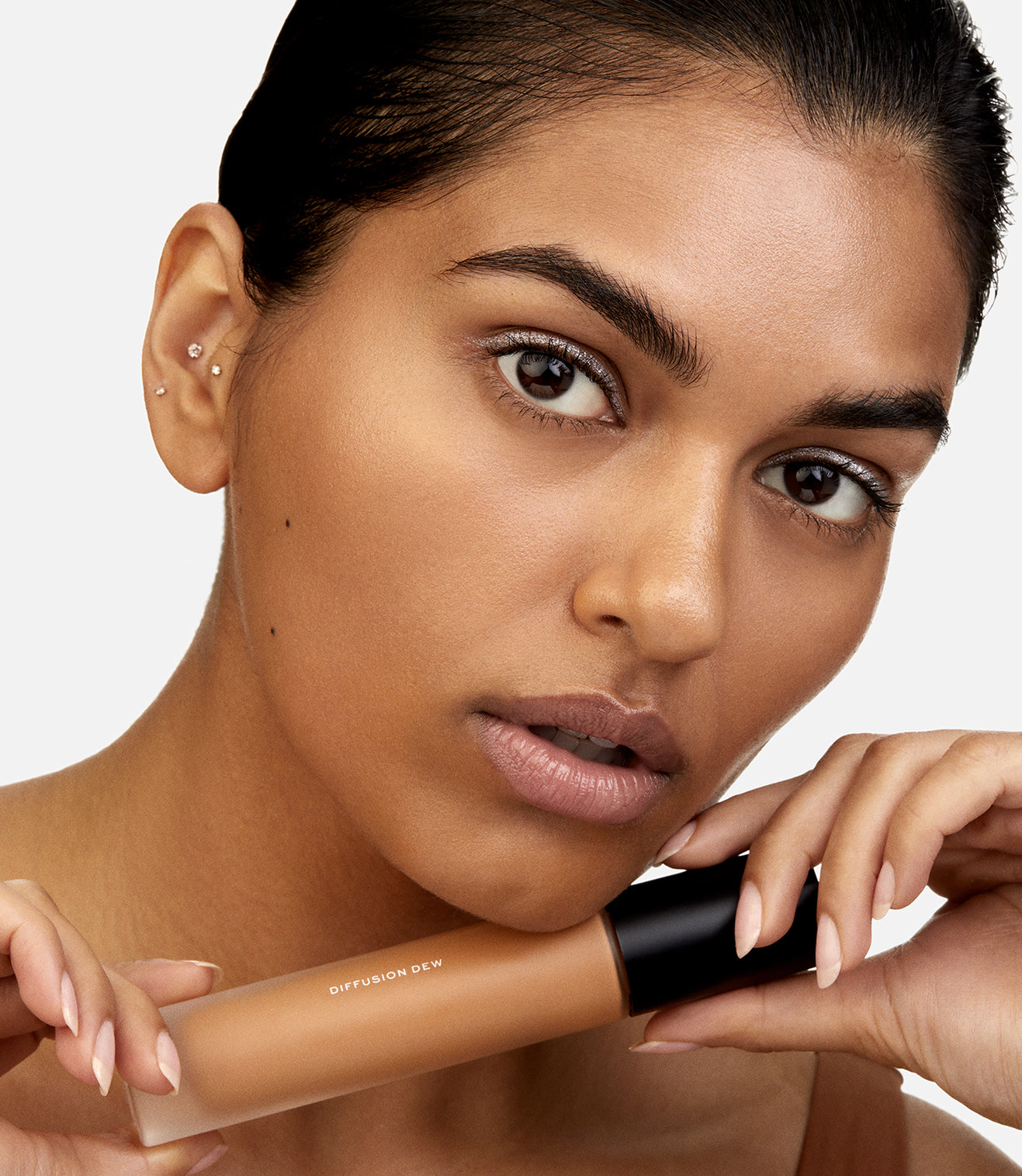 Skin Tint - Diffusion Dew Radiant Skin Tint - Rich Cocoa 18 - MAKE Beauty